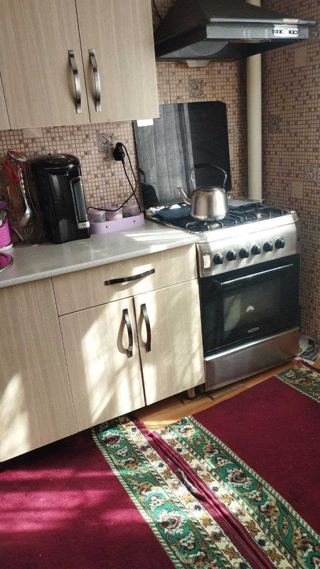 Срочно продаю в центре двухкомнатную кирпич (157348)