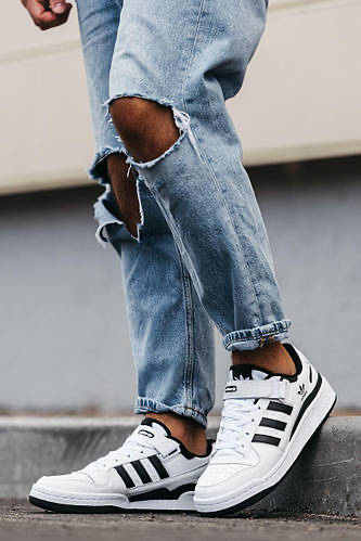 Adidas forum 84 low black white