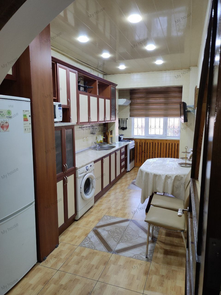 Ул. Сайрам. 3 ком. Продажа. Максимка