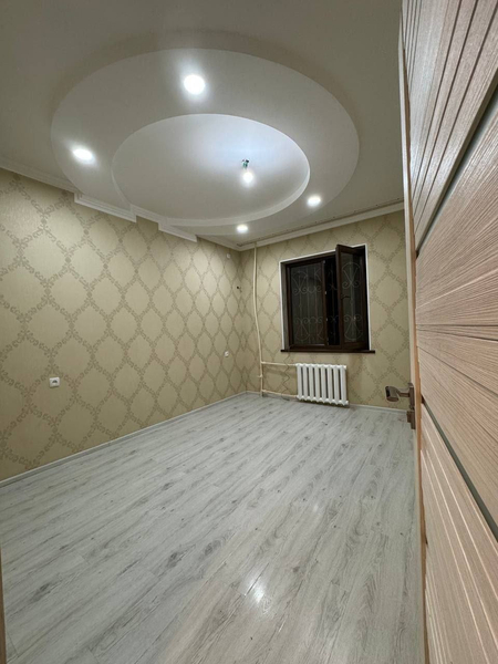 Продаётся квартира 4/2/4 на массиве Карасу-2, Мирзо-Улугбекский район