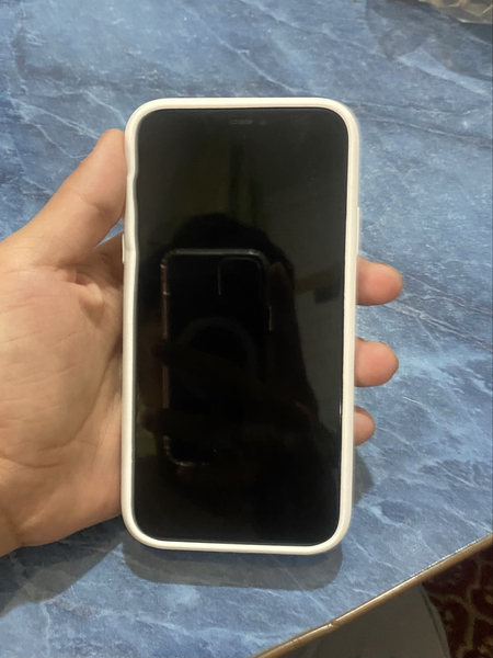 Iphone 11 ideal …….