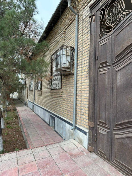 Ҳовли сотилади. Бухоро шаҳар, Рыкова кўчаси. 9 сотих. Келишилади