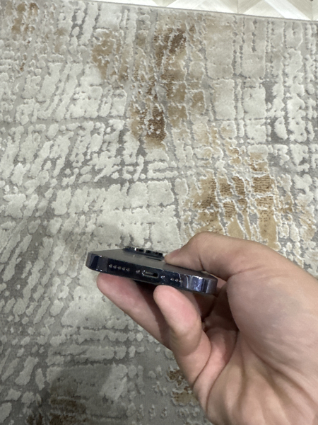 Iphone 14 pro purple