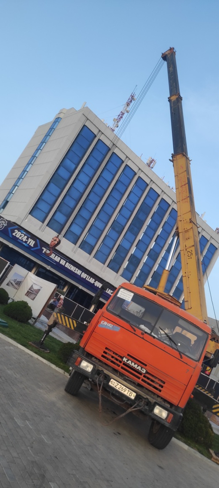 Услуга автокрана 25тонн 22 метра