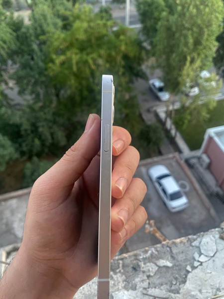 IPHONE 12 white 64 gb. yomkst 74