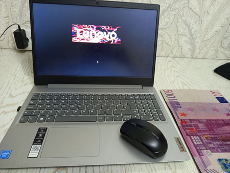 Noutbook: Lenovo