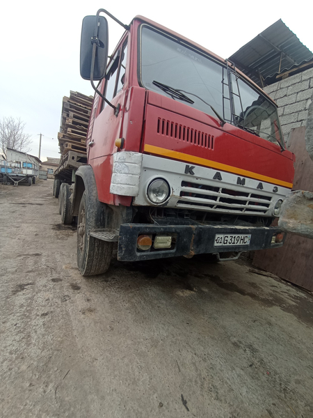 Srochno Kamaz sotiladi