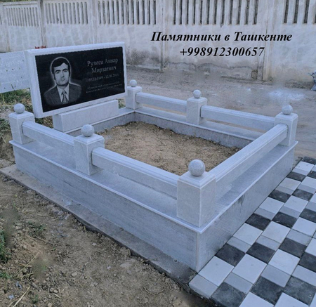 Памятник из белого мрамора