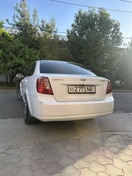 Lacetti 3-pozitsa 2009