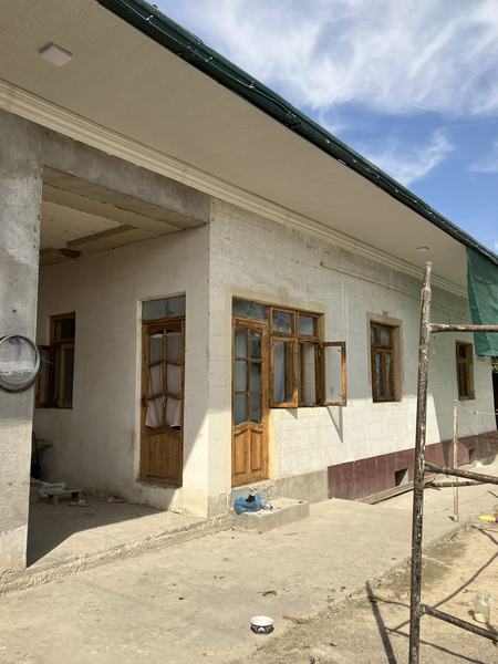 Nazabek Tekstilda 2 sotix uy srochni sotiladi