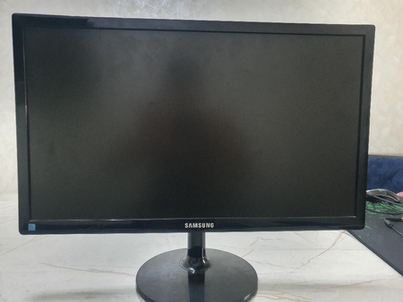 Монитор Samsung LED 24 дюйма FullHD