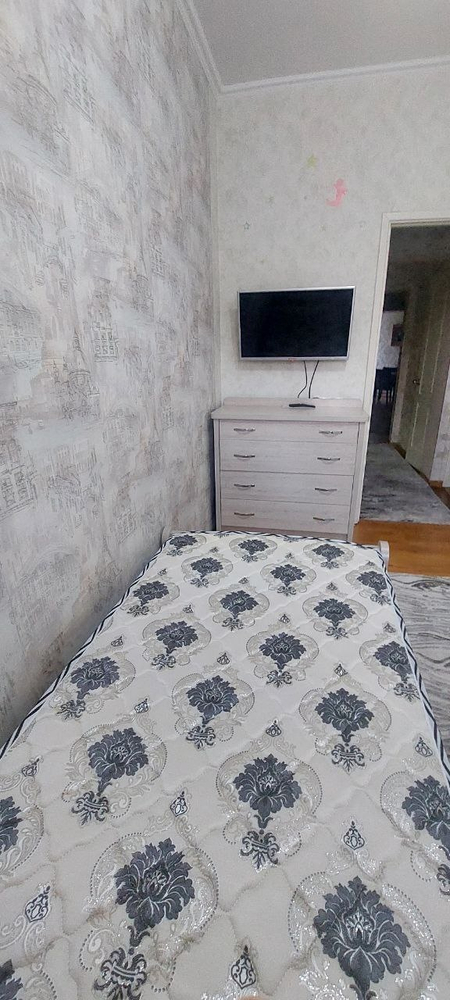 Сдаётся ул. Бабура 3комн.1этаж.