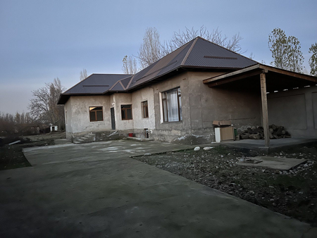 Xovli sotiladi Bardankol Bolta MFY 18 sotok 5 xona evro remont
