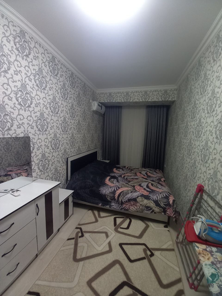 Новостройка Комолон махаллада 53кв. 3- этаж 2 хоналик уй. У́зимизники