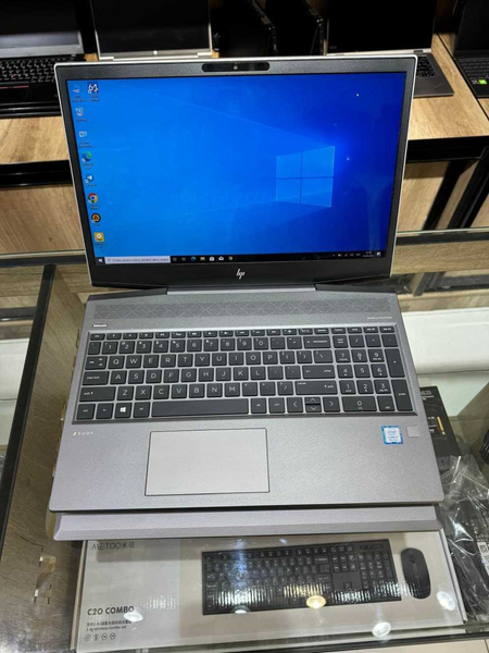 HP ZBook 15v Сенсорный Core i7-8750H озу12гб 256ssd Nvidio Quadro P600