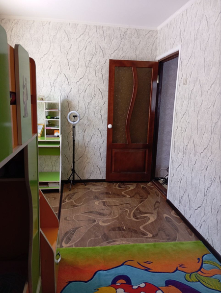 Продаётся 2 х комнатная каартира.