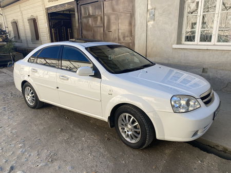 Ласети сотилади нахтга