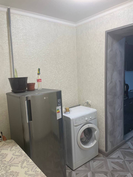 Chilonzor Farxod Bozor 1 xona 2 xona qilingan