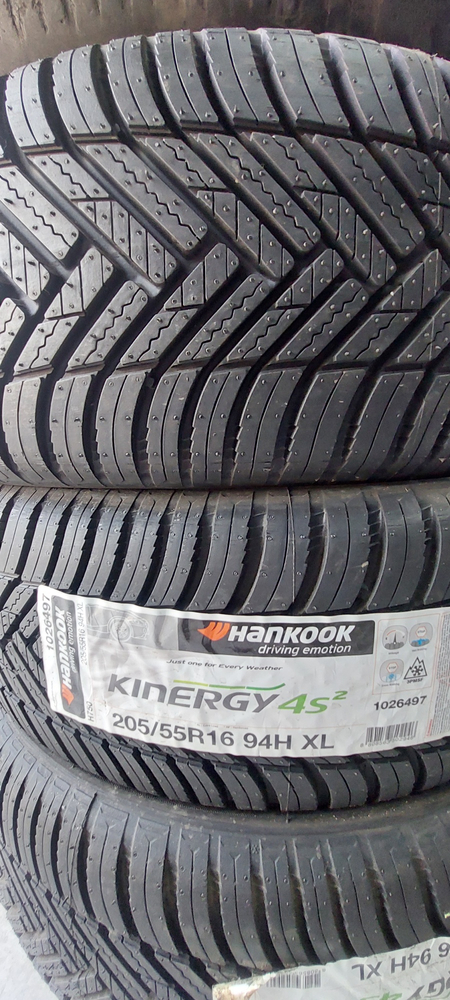 Hankook kinergy 4s2
