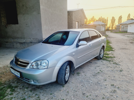 lasety 1.8 sotiladi