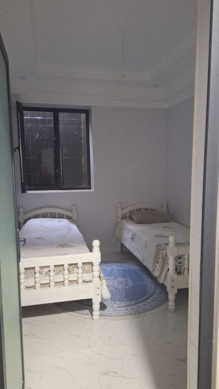 Yunusobod Anorzor mahallada 7 xona 2 sotih hovli 3 etaj