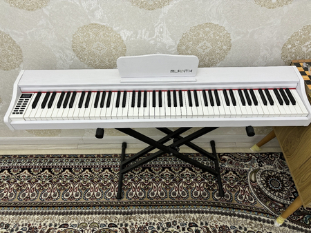Продам цифровое пианино BLANTH 170-M