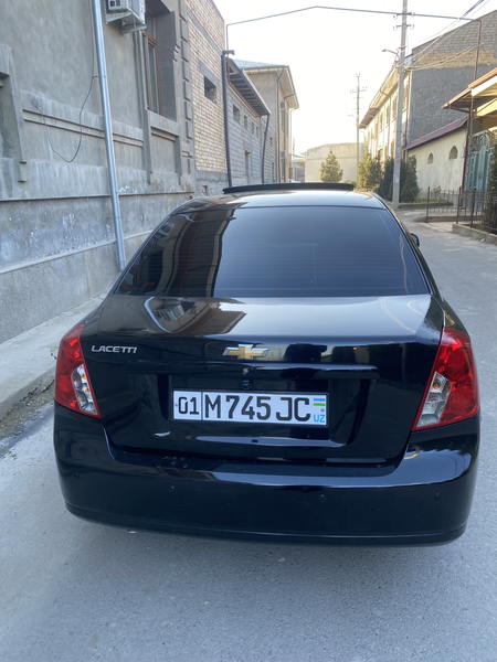 Avto Gentra blac