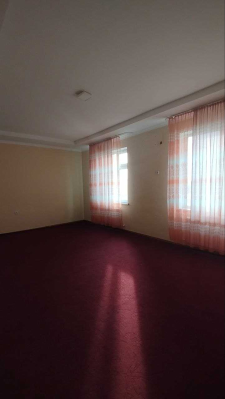 Farg\\\'ona sh. Frunziskiy 4  maktab 4 xonali kvartira sotiladi.