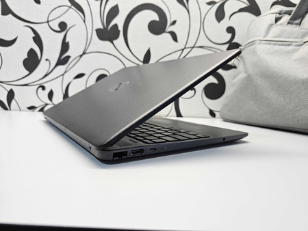ПРОДАМ HP 250G8 (2023) Ноутбук Core™ i3-1005G1/8GBDDR4/256SSD/15.6