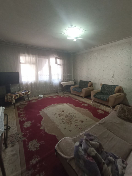 Продаётся четырехкомнатная квартира на массиве Водник