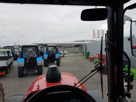 Traktor Belarus 1222.3 bolib tolashga beriladi