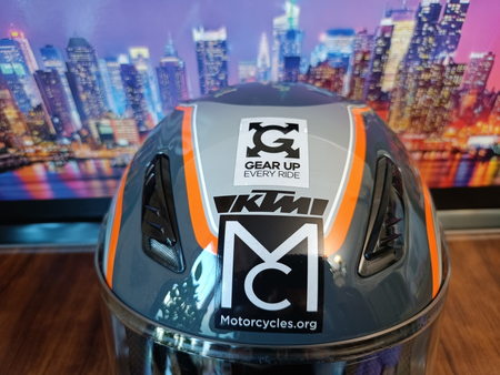 Мото шлем от бренда KTM street evo