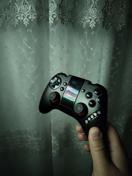 GAMEPAD HOCO Android va iOS uchun Hamyonbob joystick