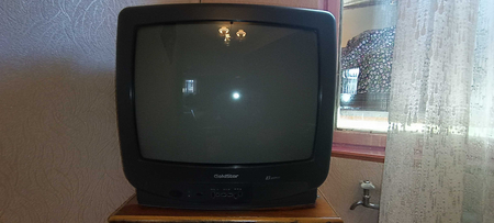 Телевизоры GoldStar и Halrun. Видеомагнитофоны GoldStar и Philips