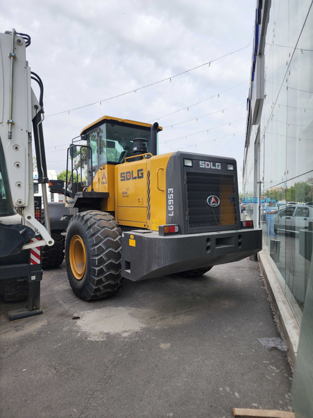 SDLG Фронтальный погрузчик SDLG 953L 3 м. куб.