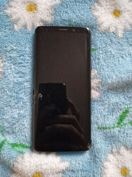 Samsung S9 sotuvda