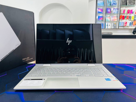HP ENVY X360 core i7-8gen 8GB/256GB SSD Touchscrean