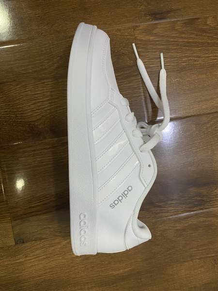 новые adidas кроссовки, размер 36