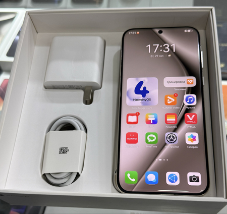 Huawei pura 70 ultra    16/1 Tb  звездообразный белый