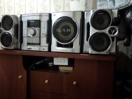 Продаю музыкальный центр SONY мадель MHC-RG440S