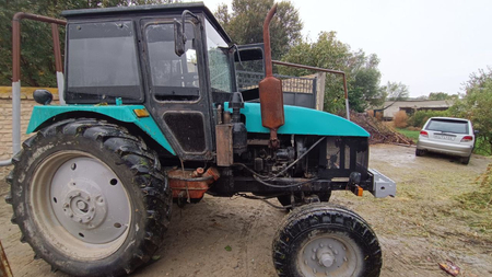 Ttz traktor sotiladi