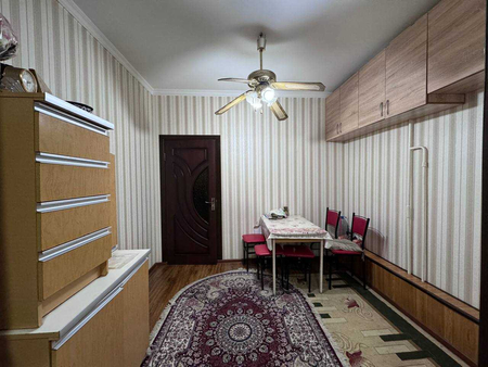 Юнусабад-18, 2/5/5 с ремонтом 61 м², балкон 2*6 м. Ипотека имеется=