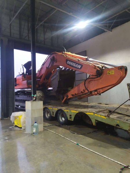 Maxsus texnika Ekskavator Doosan DX300 LCA