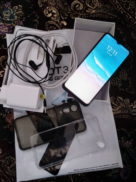 Vivo y17s Android 14 Память 128ГБ ОЗУ.4+4ГБ