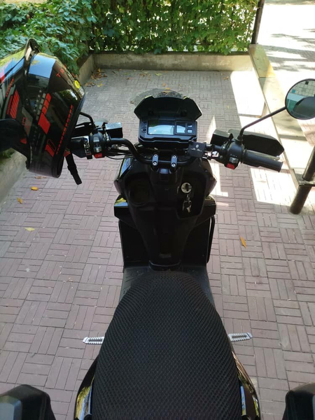 Skuter mototsekl sotiladi