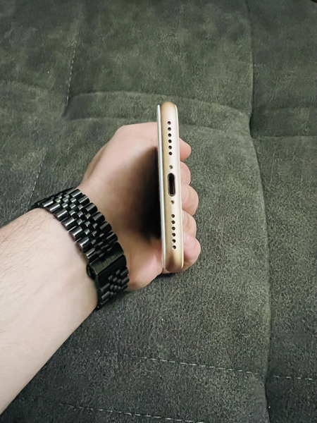 iPhone 8………..