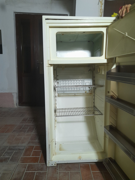 Продается холодильник