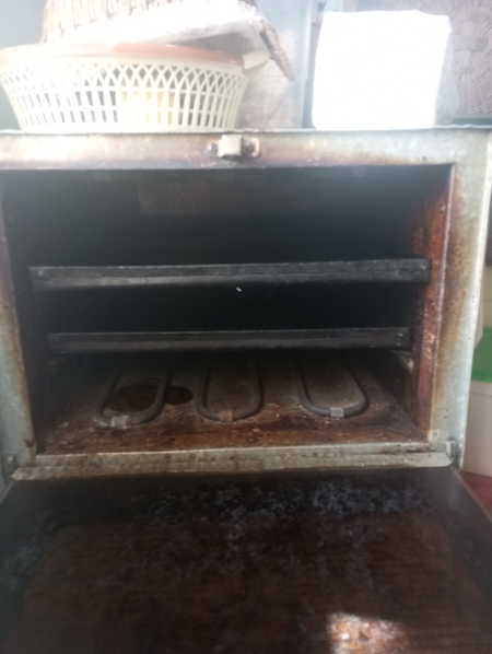 Somsa pishirb beradigan apparati sotiladi
