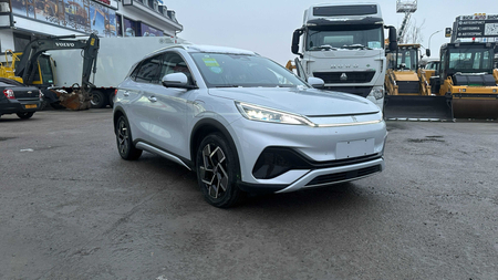 BYD  Yuan Plus aftomabili endilikda Jizzax shaxrida.