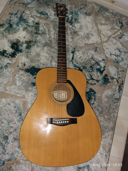 Guitar YAMAHA original.